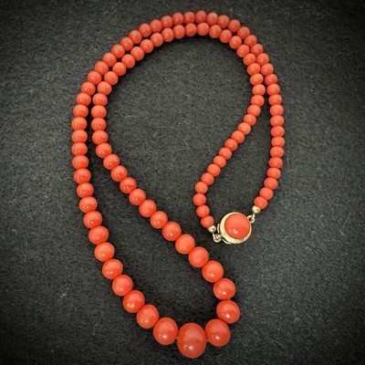 Vintage Genuine Coral Bead Necklace 14K Gold Clasp Graduated Natural ...