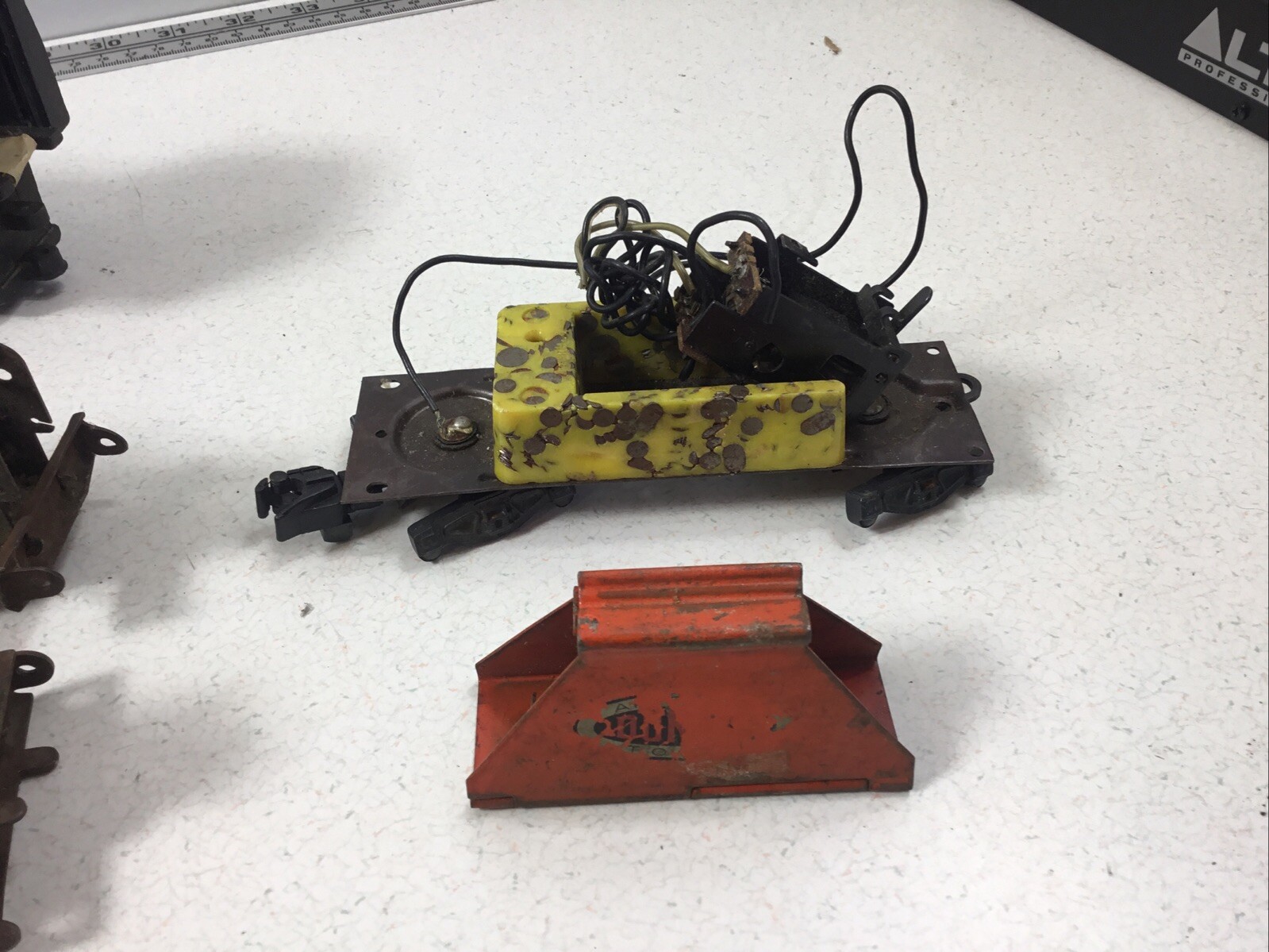 Mix Lot Model Train Repair Parts Engine No. 81 Lionel Rheostat Manual ...