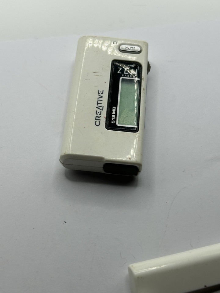 ZEN Nano 512MB MP3/WMA Player Voice Recorder White 18 HR Playback ...