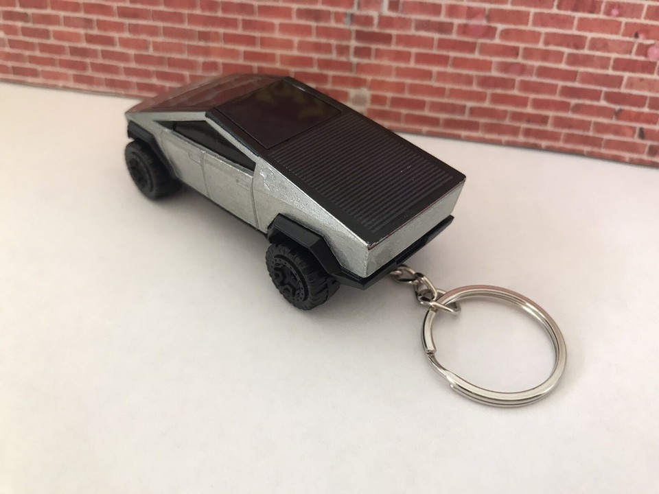 KEYCHAIN for TESLA CYBERTRUCK EV PICKUP SILVER SUV AUTO CAR KEYS FOB ...