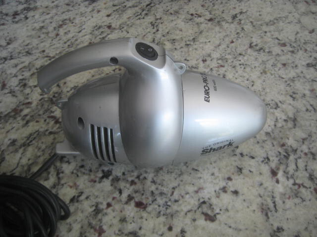 Shark Turbo Hand Vac - The Original - 600 W Powerful Suction Vacuum ...