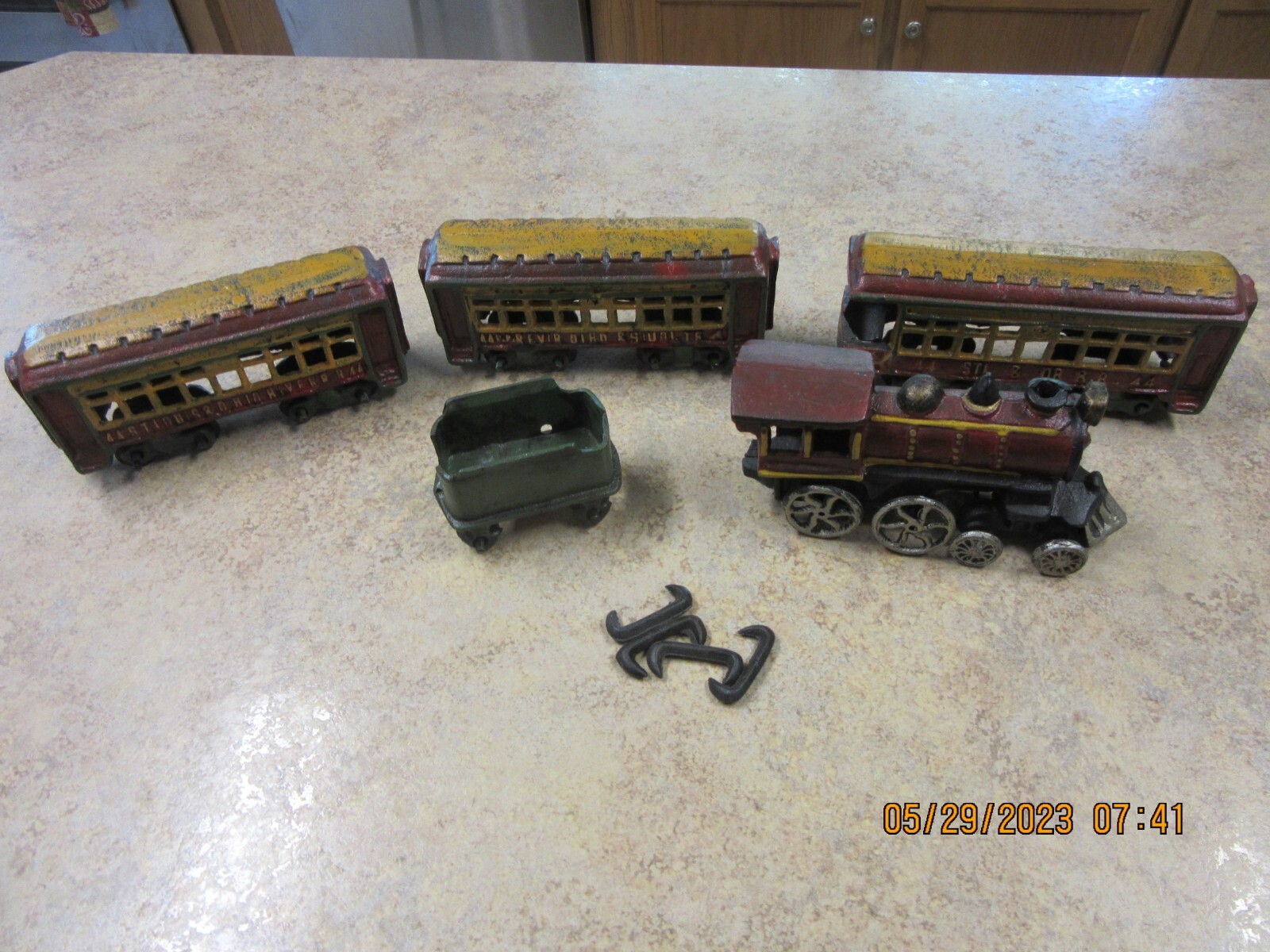 44 ST LOUIS CAST IRON TRAIN SET #106325-1 C | eBay