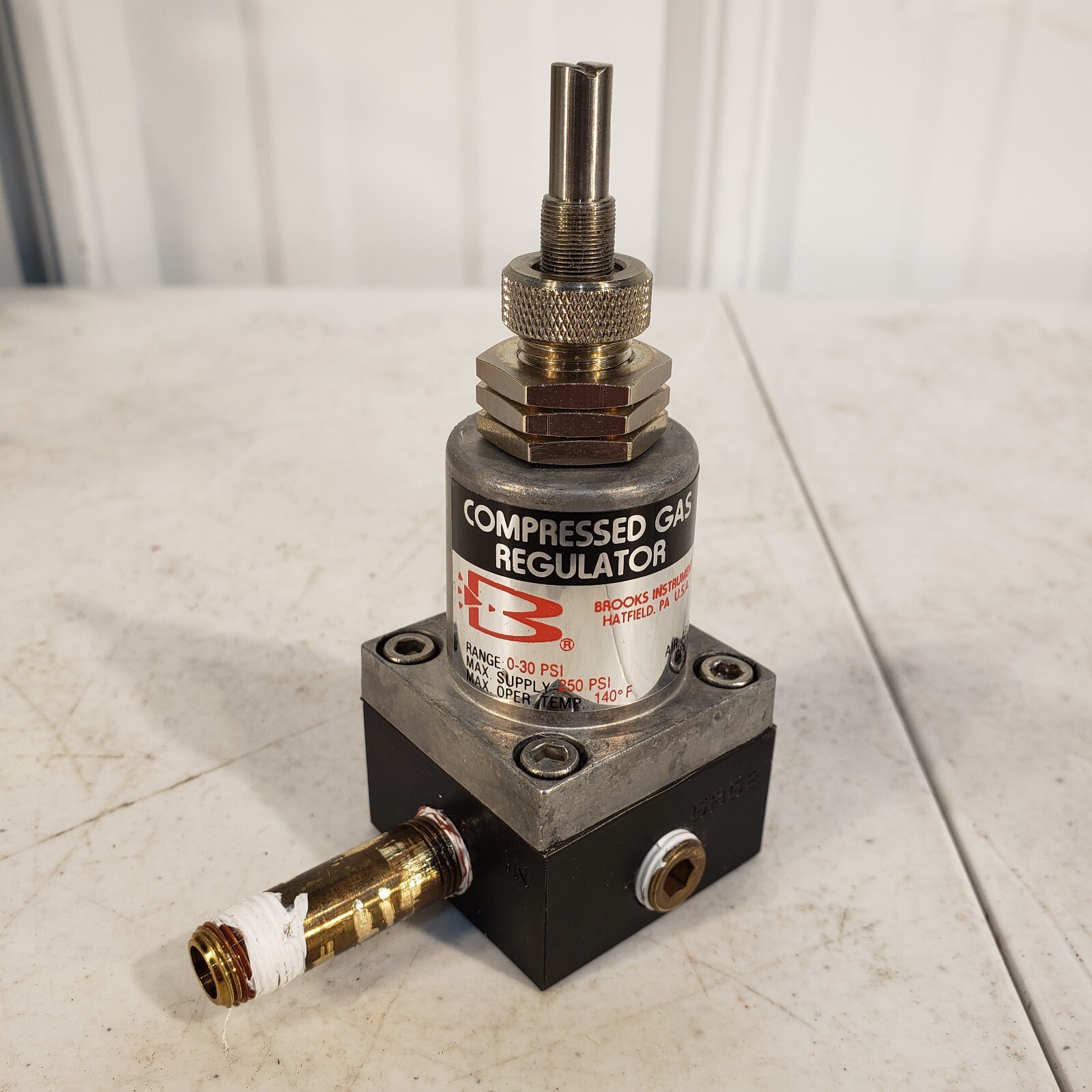 Brooks Instruments 8601D Compressed Gas Regulator 62323132 - for sale ...