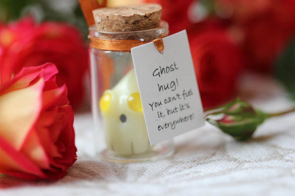 Ghost Figurine Glow in the Dark Spook Halloween Decorations Party Favor ...