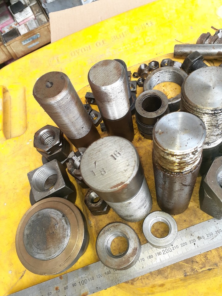Large quantity of Quick Thread Gauge for nuts and bolts. Assorted UN ...