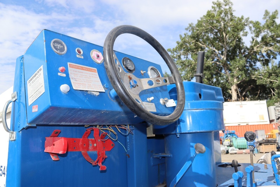 ZAMBONI ICE RESURFACER PROPANE RUNS DRIVES | eBay