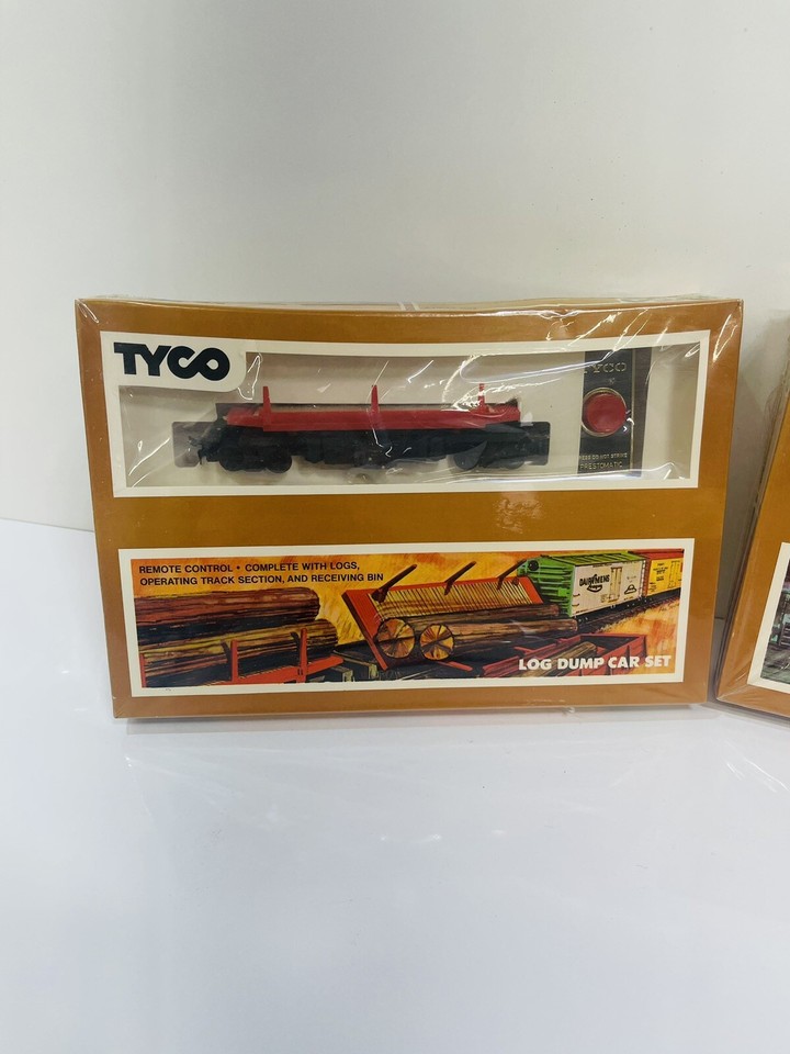 Tyco HO scale Freight Unloading Box Car & Log Dump Car Set New Sealed ...