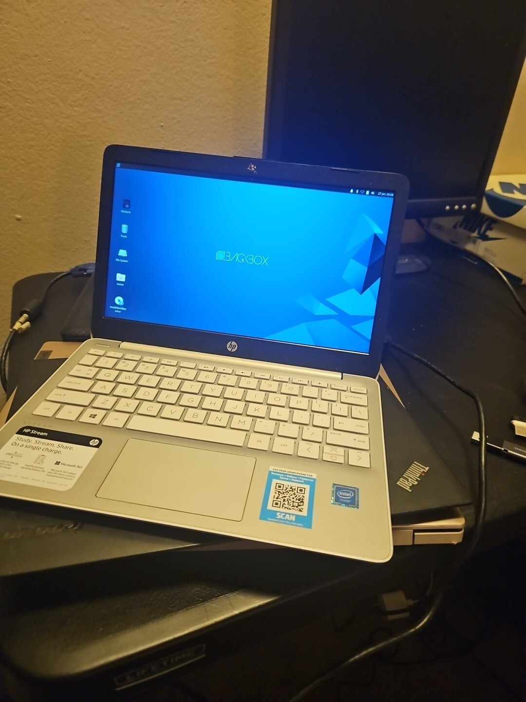 HP Stream 11 Laptop 11.6" HD Intel Celeron 32gb eMMC SSD 4gb RAM 11 ...