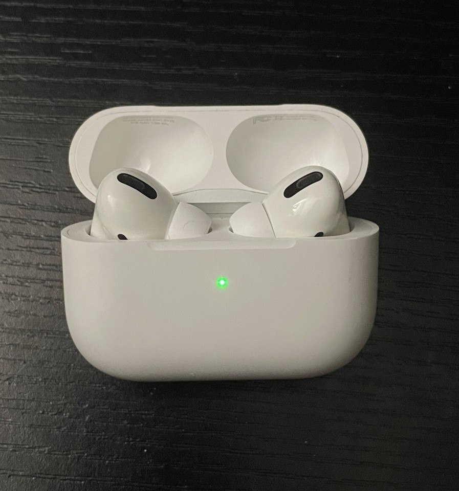 Apple AirPods Pro 1st Generation with MagSafe Wireless Charging - MINT ...
