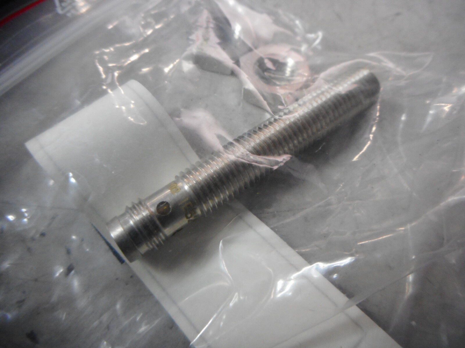 IFM EFFECTOR -- INDUCTIVE SENSOR SENSING RANGE: 2MM Sense N/O PNP ...