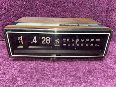 Vintage 1984 General Electric Flip Clock Radio Alarm Clock 7-4305F WORKING | eBay