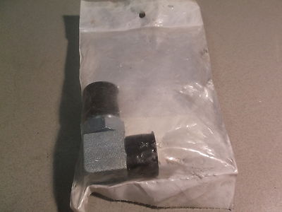 NEW International Navistar 1879753C91 Elbow Connector *FREE SHIPPING ...