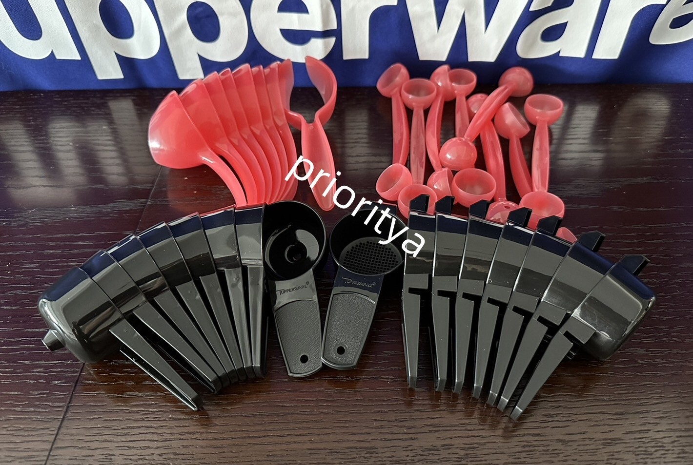 *SALE* 32pcs Tupperware Gadget Egg Lifter Melon Baller Mini Funnel ...