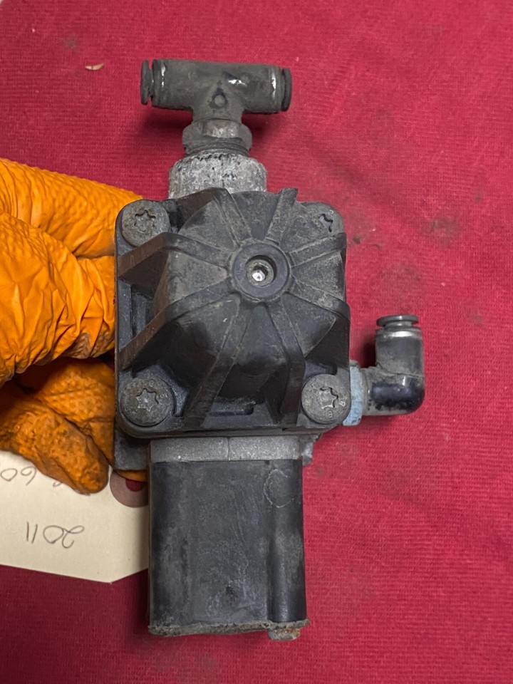 OEM MERITOR WABCO PRESSURE LIMITING EMISSION VALVE 442 001 521 1 | eBay