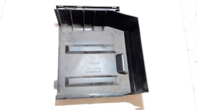 Volvo V50 2004 Air filter box 30650076, Genuine #1145917-24 | eBay