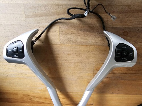 FORD FIESTA Mk7 STEERING WHEEL CRUISE CONTROL ASSEMBLY BUTTONS AND LOOM ...