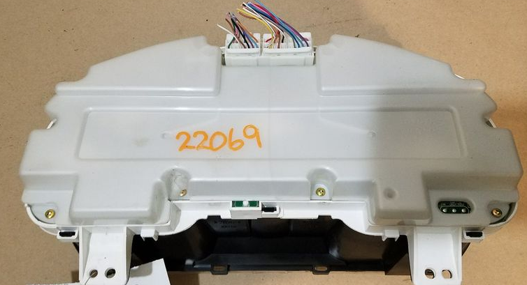 2004-2006 Toyota Highlander Speedometer Cluster | OE