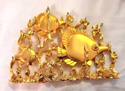 Vintage Signed JJ Gold Tone Fish Swimming under the Se Brooch Pin 2 3/4 ...