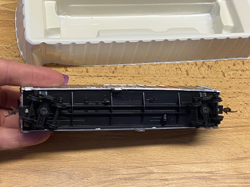 HO Scale Vintage Swift's Premium Refrigerator Car 4244 Model Train Car ...