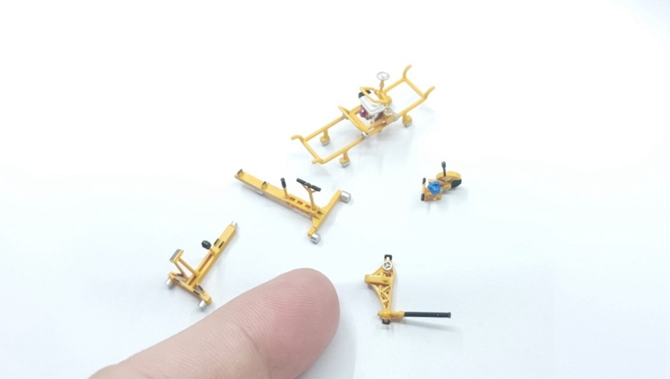 HO Scale Diorama Train Railroad Track Overhaul Maintenance Equipment ...