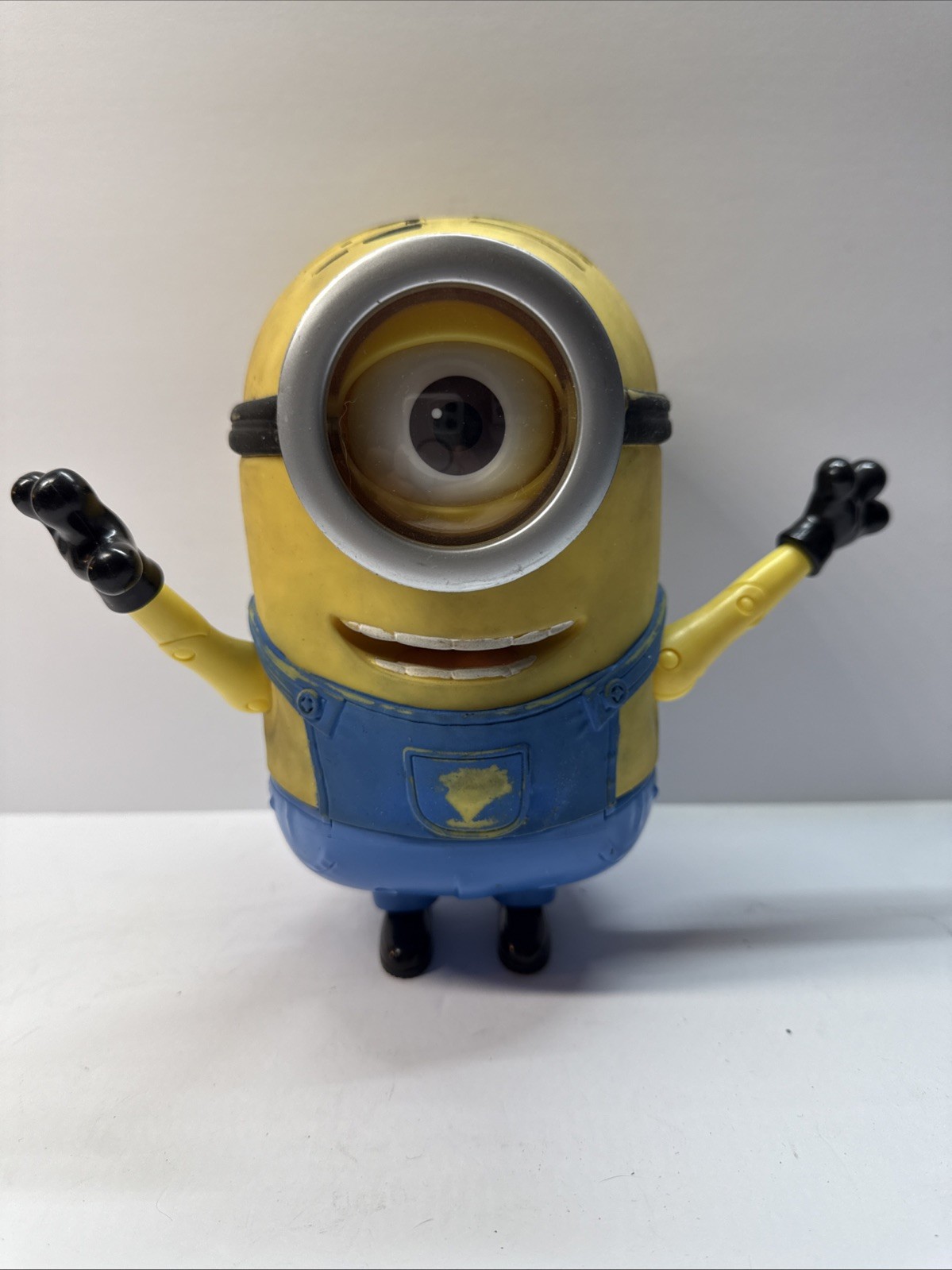 Despicable Me 2 Minion Stuart Talking Talks Doll Thinkway Electronic ...