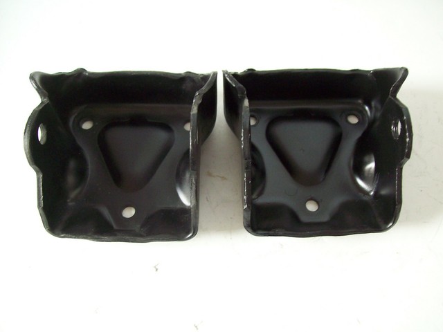 Small Block Chevy V8 Motor Mount Brackets 334601 Clam Shell 305 327 350 ...