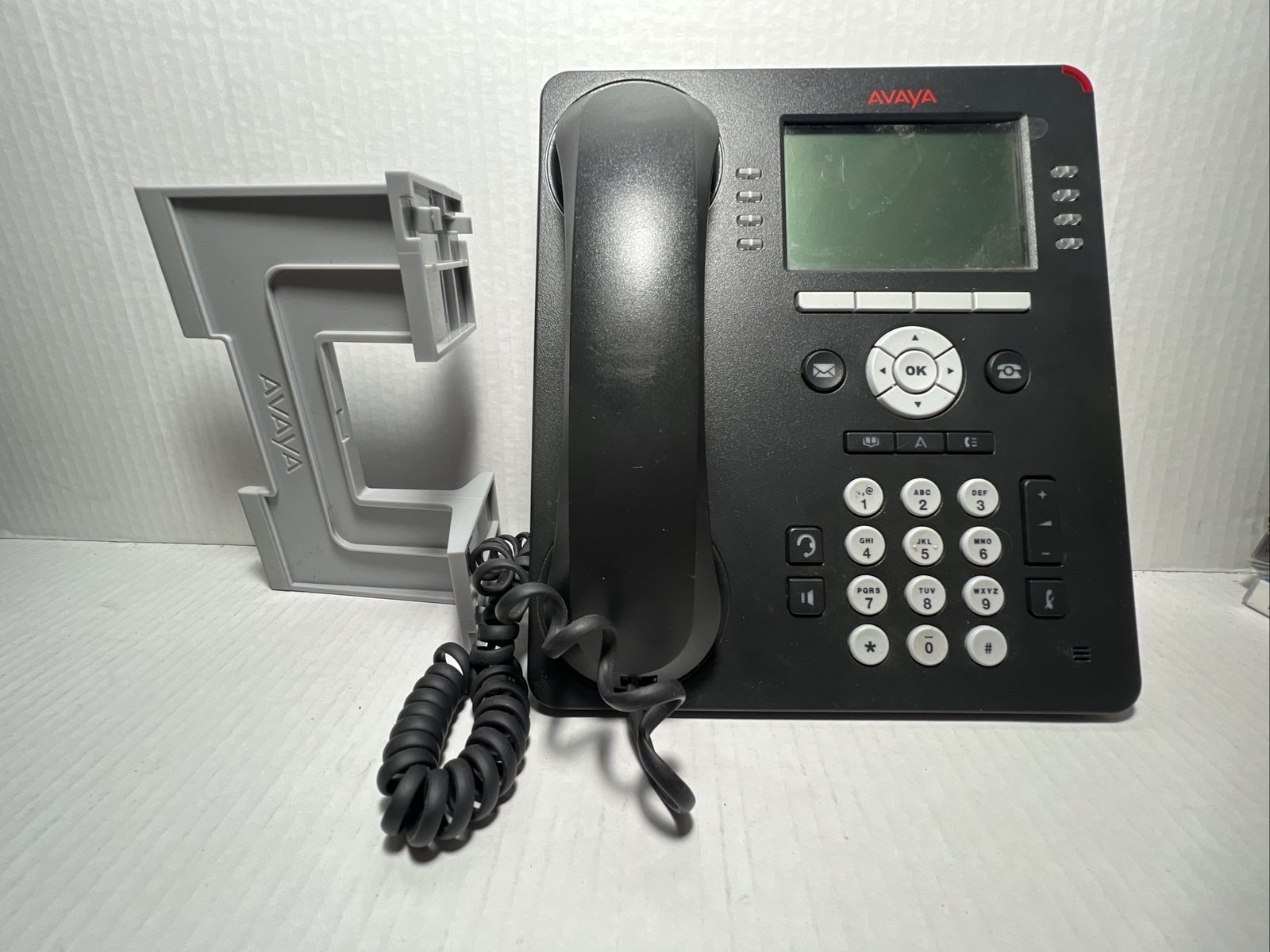 Avaya Phone & Handset With Stand IP Business Office 8 Line 9608G Black ...