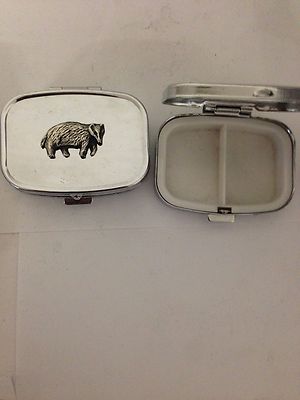 Badger R158 English Pewter Emblem on a Rectangular Travel Metal Pill ...