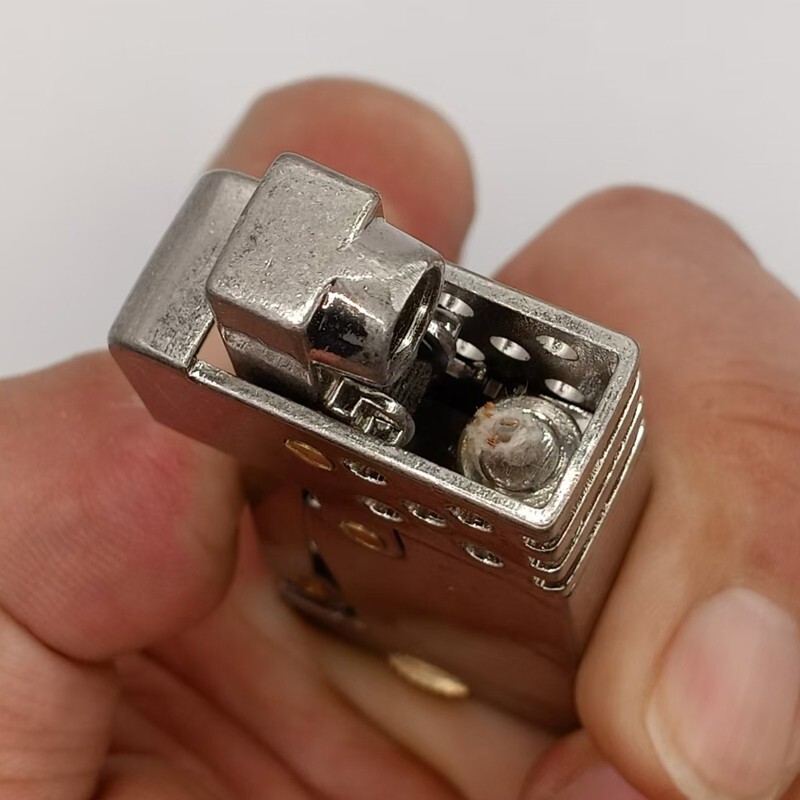 VINTAGE STYLE SINGLE CLICK LIGHTER Trench Retro Fuel Saving Lighter O ...