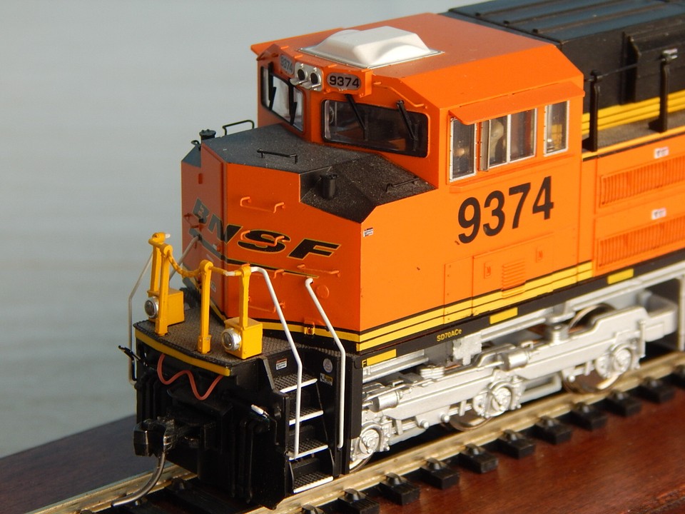 HO MTH 80-2070-0 BNSF SD70ACe Diesel #9374 New | eBay