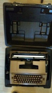 SMITH-CORONA SCM 3L ELECTRIC TYPEWRITER & Hard Case - TESTED Working | eBay