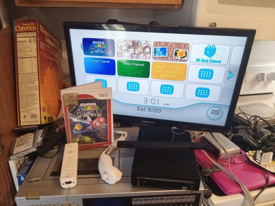 Fun ! Complete Set-Up! ~ Black Nintendo Wii + Cables + Controller ...