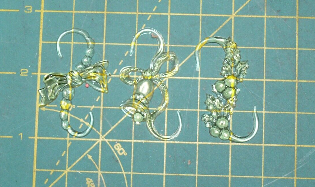 32 Bradford Novelty Plastic Ornament Hangers Opened Original Package ...