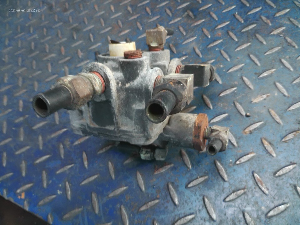 BENDIX AIR BRAKE RELAY VALVE P/N: T-111918-A | eBay