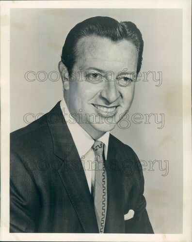 1959 Press Photo Pantomime Quiz TV Game Show Host Mike Stokey 1950s | eBay