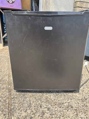 Sunbeam 1.7 cu ft Mini Refrigerator, Black (Mini Fridge Compact Single ...