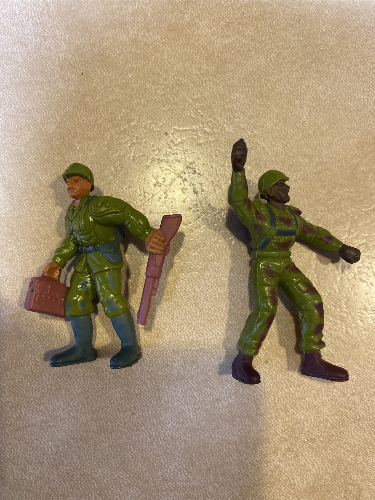 PAIR OF 1986 MATTEL GUTS! M.I. SOLDIERS GROUND TROOPS GRENADE N GUNMAN ...