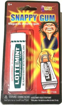 SNAPPY FAKE CHEWING GUM Prank Joke Gag Pull Snaps Finger Pack Toy Funny ...