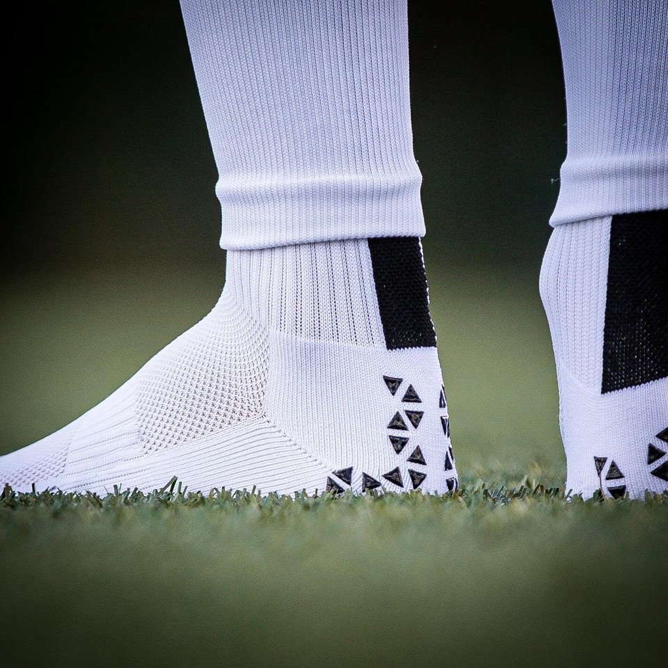 1 Pair White Soccer Leg Shin Guard Socks Sleeves Football Calf Legging ...