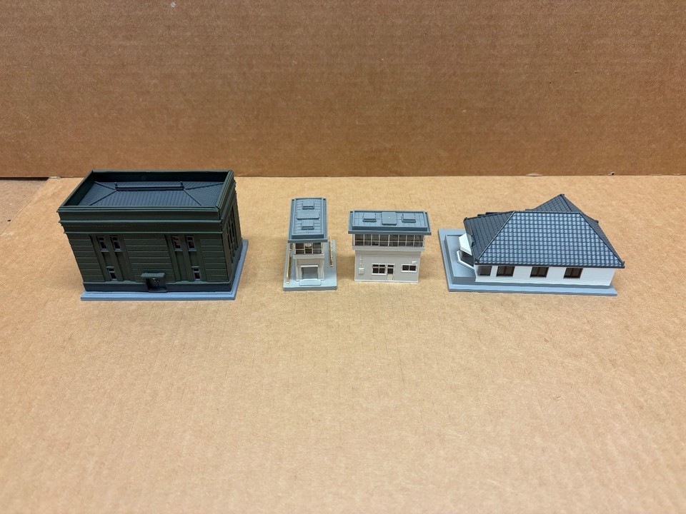4 KATO/TOMY N SCALE - DIO TOWN BLDGS - Bank, Restaurant, and 2 RR ...