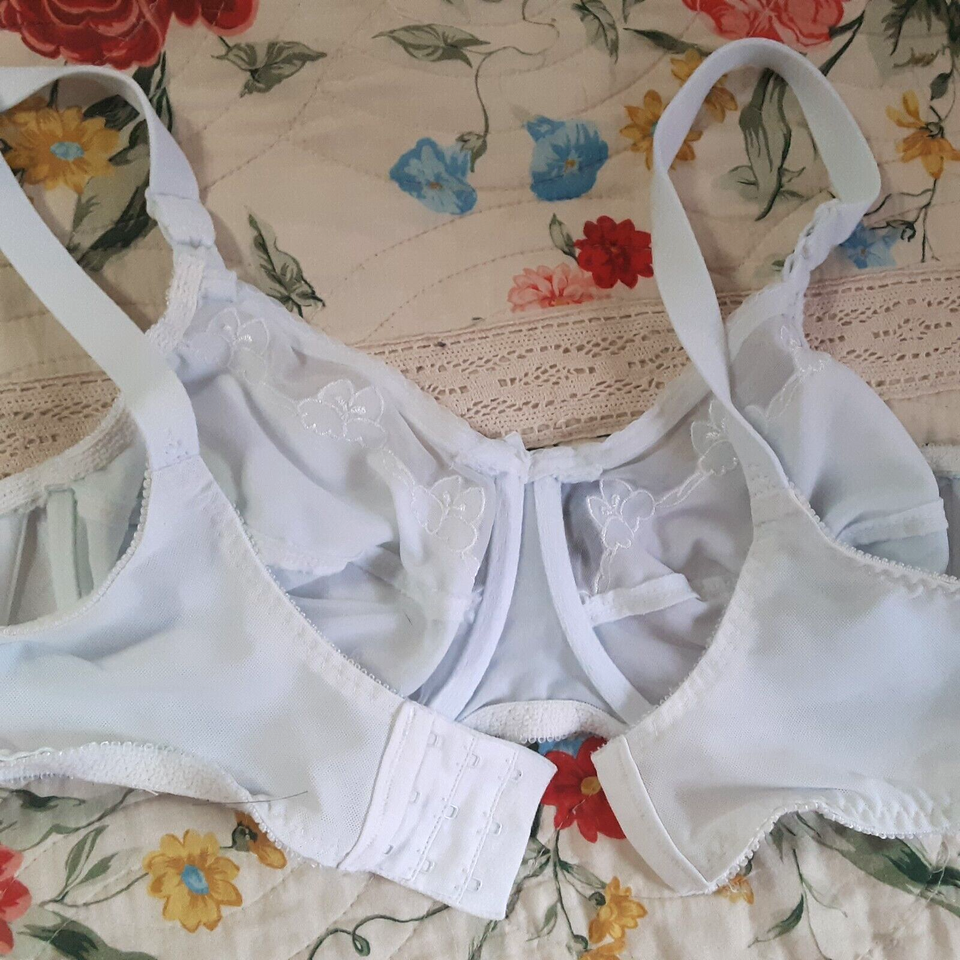 Bali White Embroidered Flower Bra Size 38C Style 0180 | eBay