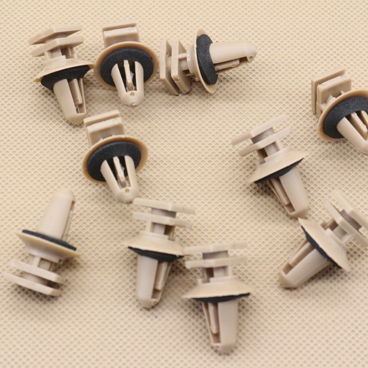 20pcs Fastener Clips With Sealer For BMW Door Sill Strip 51477117532 ...