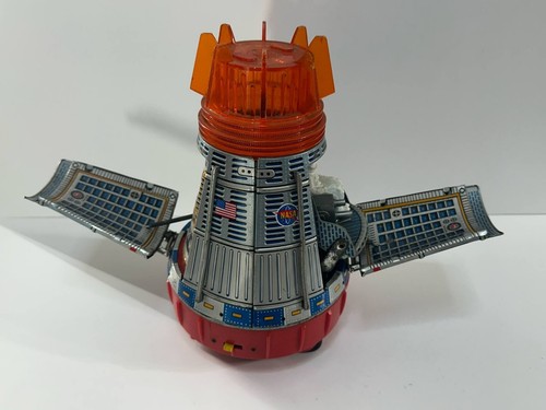 Vintage SH Japan NASA Tin Litho Capsule Toy with Astronaut & Opening ...