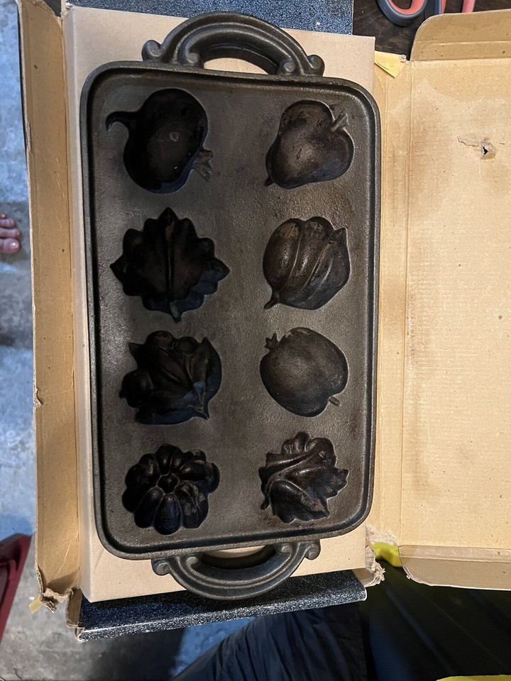 Roshco Bakers Advantage Cast Iron Autumn Muffin Mold | eBay