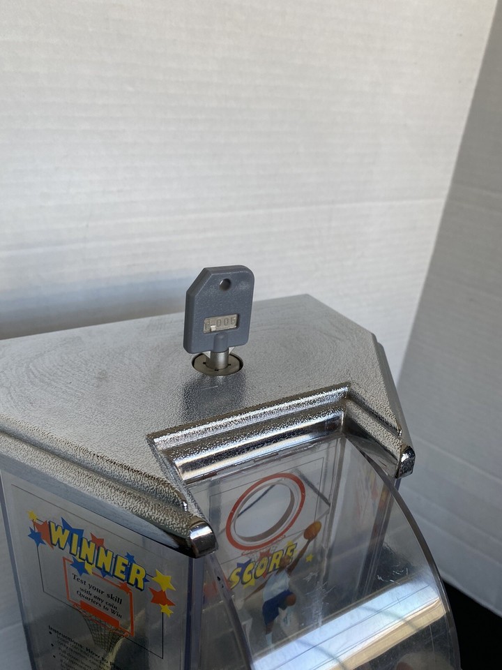 Vintage Test Your Skill Basketball Play and Score .25 Candy Machine | eBay