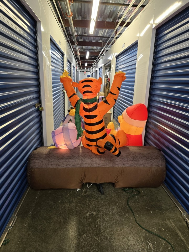 Disney Gemmy Christmas Airblown Inflatable Pooh Tigger Eeyore Piglet ...