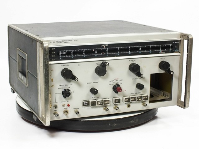 HP Agilent 8690A Sweep Oscillator With Plug-in (110mhz) for sale online ...