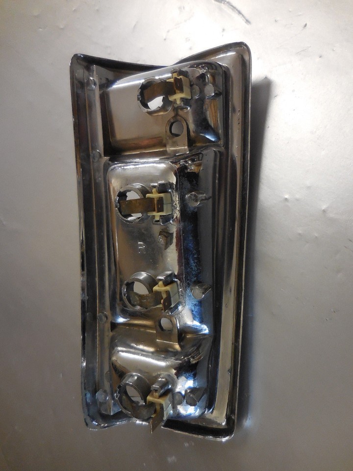 Audi F103 60 75 80 Variant Anno 1966-1972 Alloggiamento Fanale ...