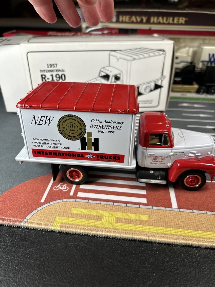 First Gear 1957 International R-190 Dry Goods Van IH Anniversary 1/34 ...