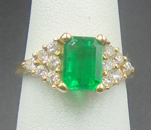 Beautiful Eye Clean Emerald 1.42 ct Ring 14k yellow gold with diamonds ...